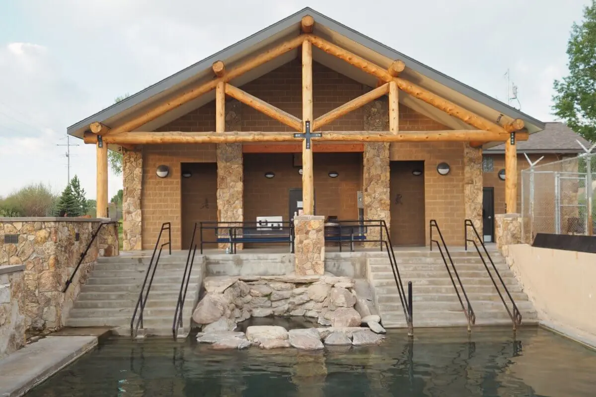 Saratoga Hot Springs Resort - Hot Springs in Wyoming - HOT SPRINGERS